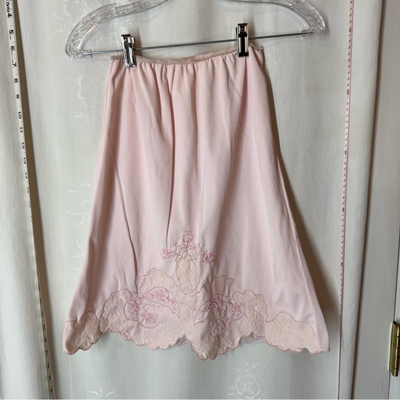 Vintage | Intimates & Sleepwear | Vintage Womens Pink Embroidered Half ...